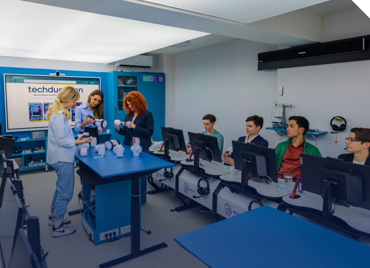 Smart Classrooms – Shape Robotics